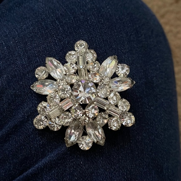 Albert Weiss | Jewelry | Vintage Weiss Starburst Brooch | Poshmark